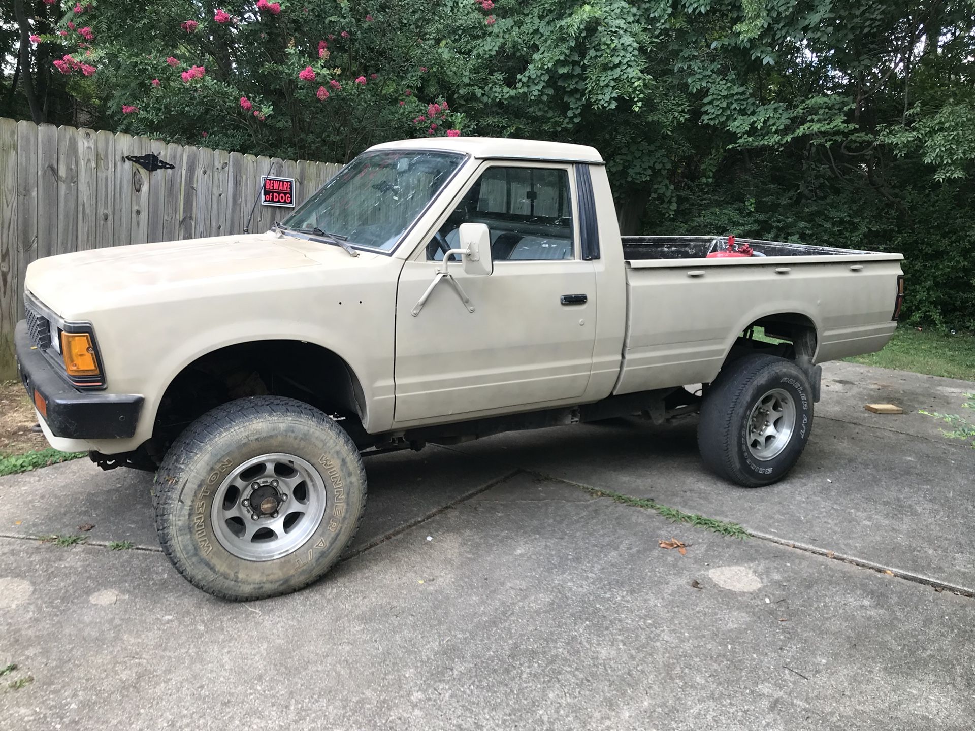 Datsun 720 Lifted