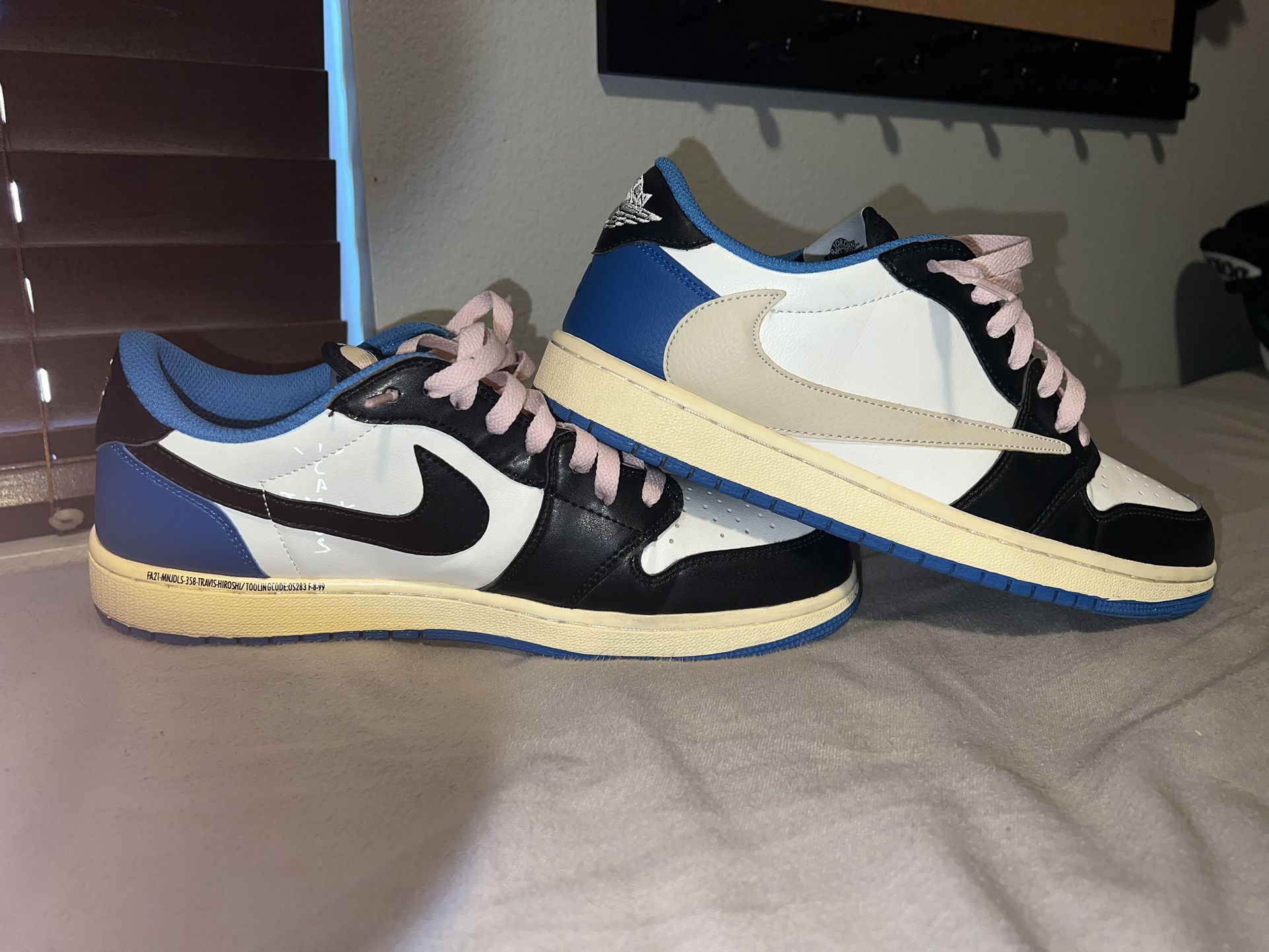Travis Scott Jordan 1s for Sale in Menifee, CA - OfferUp