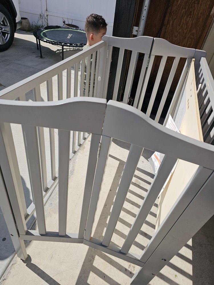 Foldable Mini Crib for Sale in Los Angeles, CA - OfferUp