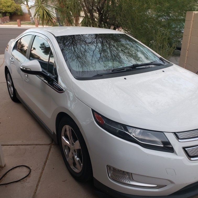 2013 Chevy Volt Parts ! No Battery for Sale in Phoenix, AZ - OfferUp