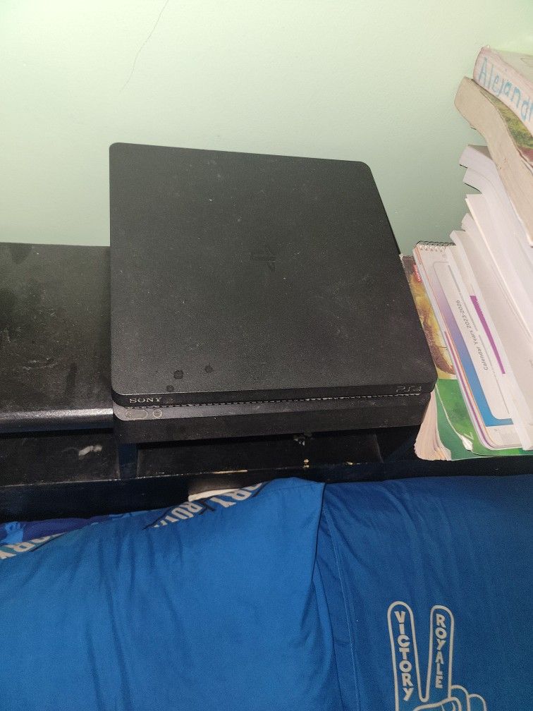 The Controler And Ps4 Work for Sale in Carson, CA - OfferUp