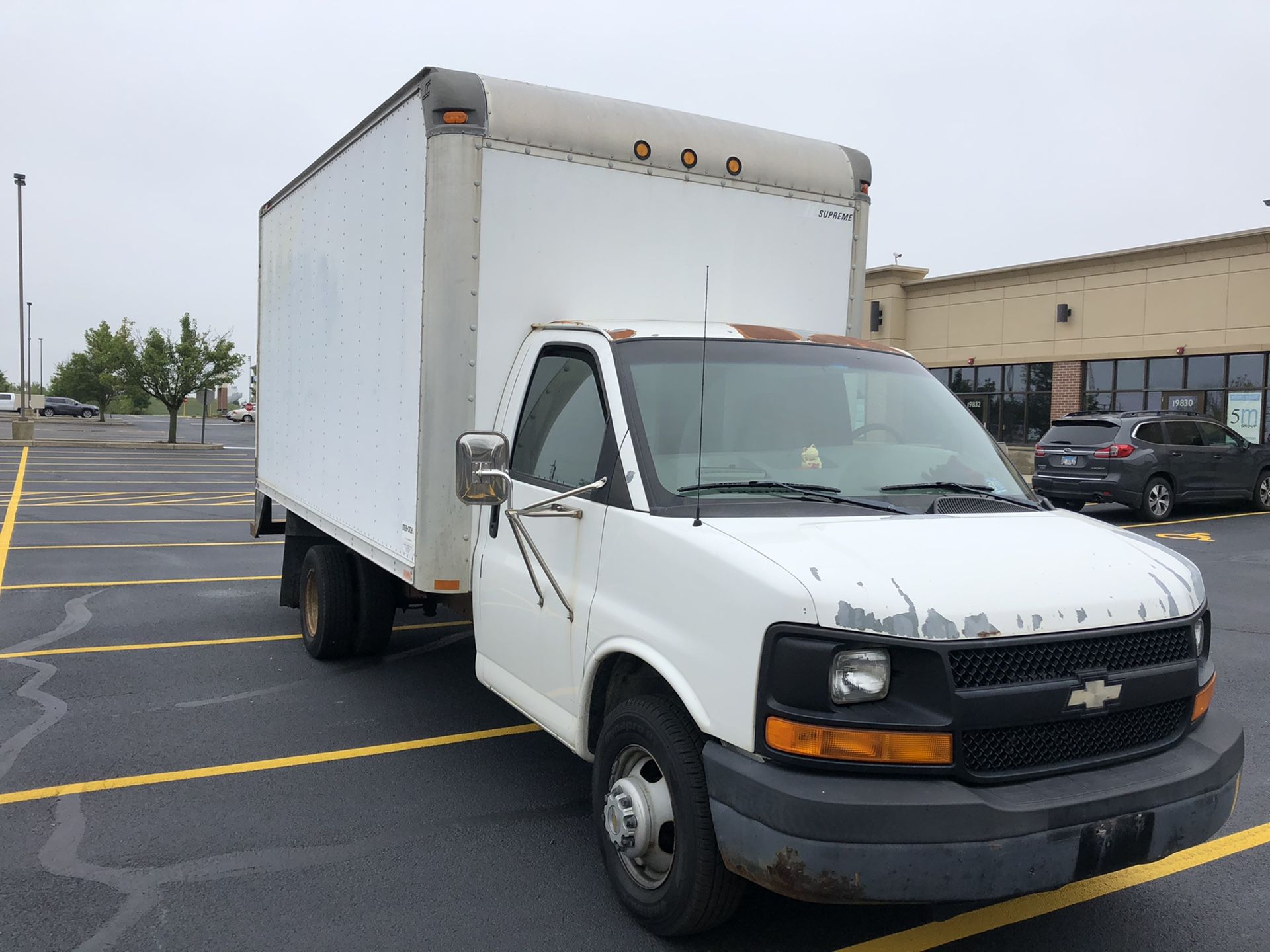 Chevy Box truck 16ft... for Sale in Des Plaines, IL - OfferUp