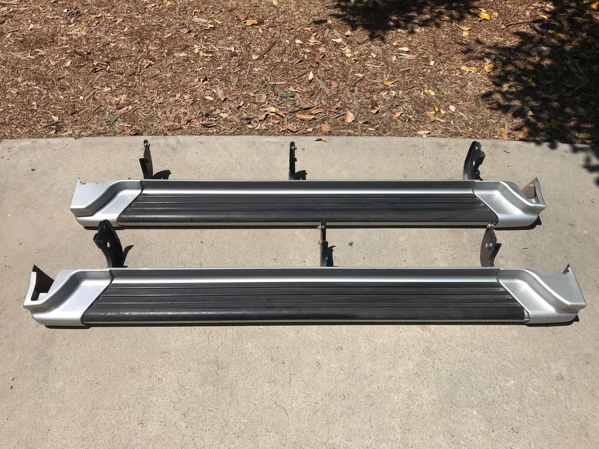 Toyota 4Runner side steps for Sale in Temecula, CA - OfferUp