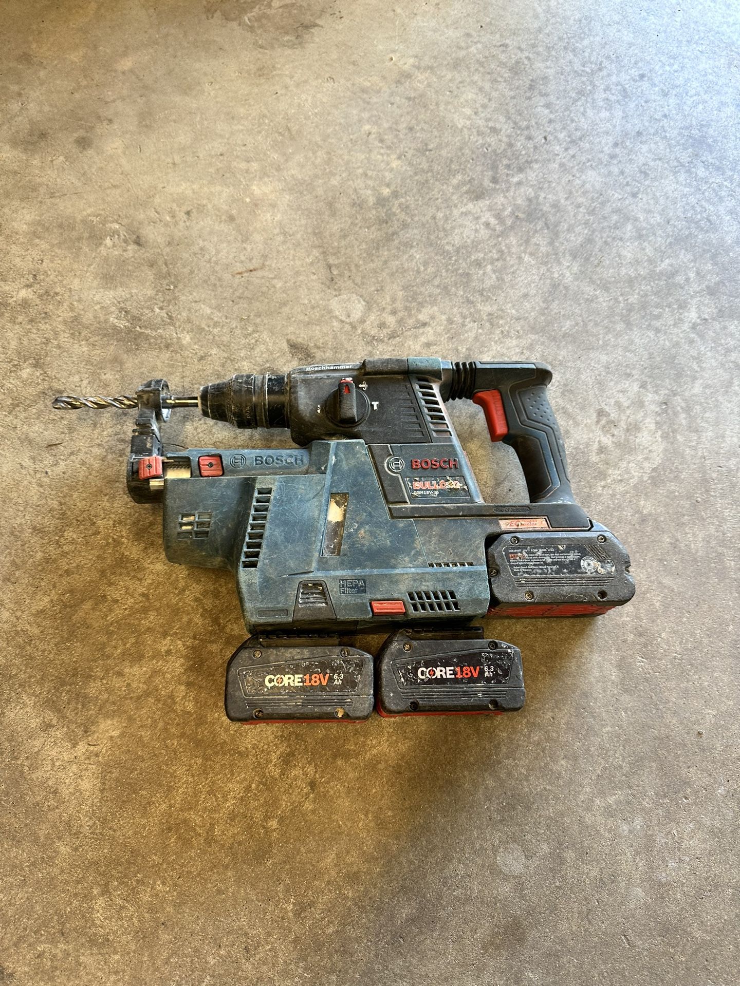 Bosch hammer Roto martillo Con Aspiradora Y 3 Pilas for Sale in Humble ...