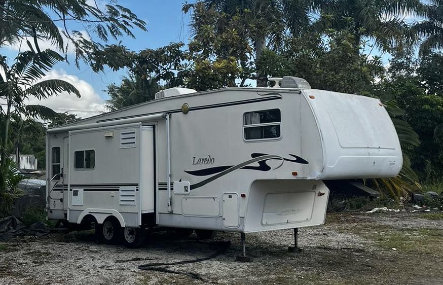 RV LAREDO KEYSTONE 2001 for Sale in Hialeah Gardens, FL - OfferUp