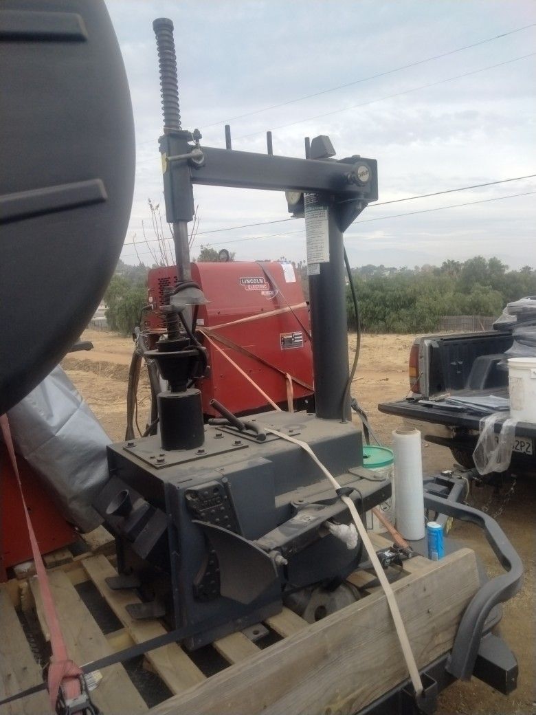 FMC 8700 Tire Changer for Sale in Riverside, CA - OfferUp