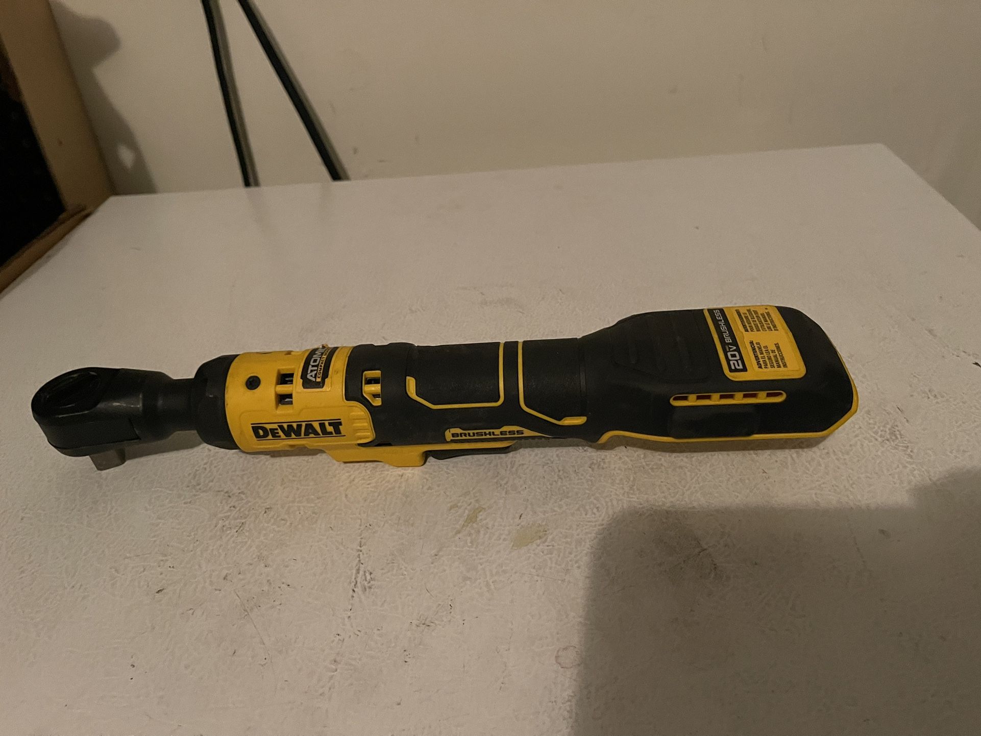DEWALT DCF512 ATOMIC 20-Volt MAX Cordless 1/2 in. Ratchet (Tool-Only ...