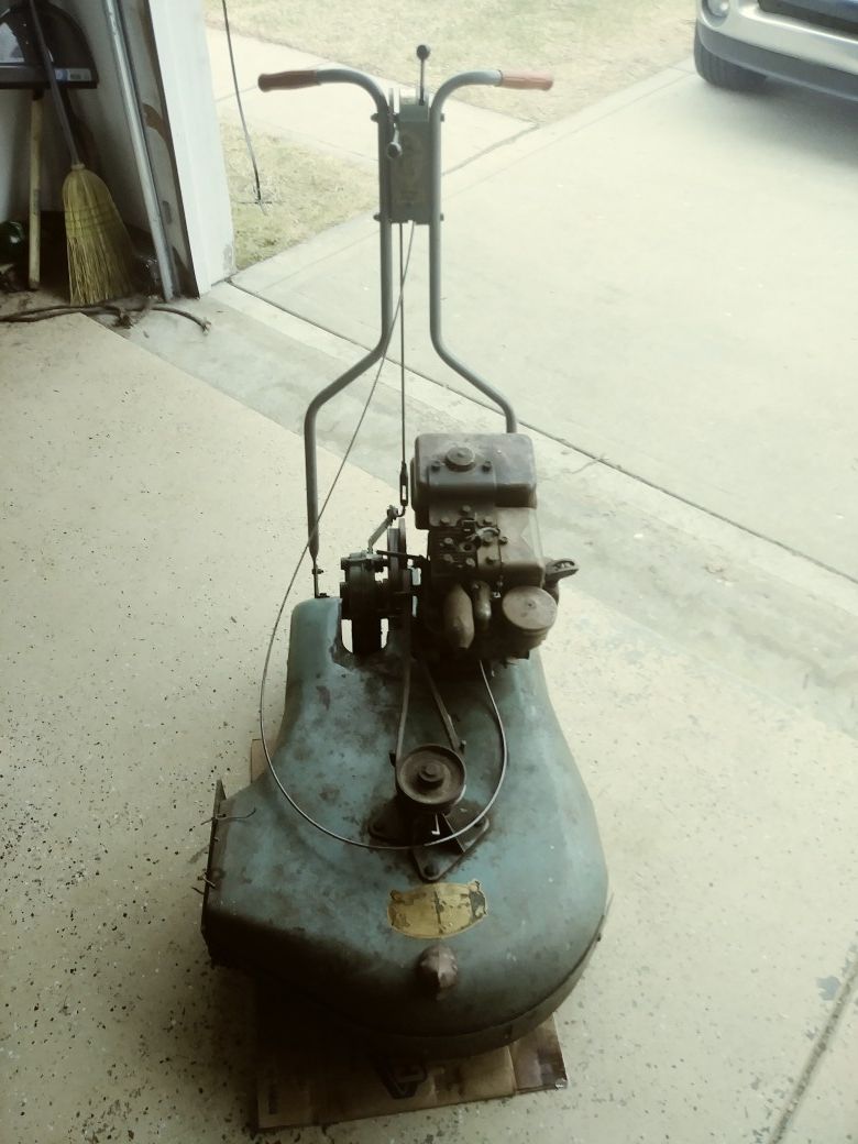 1953 Snappin Turtle lawn mower. for Sale in Danville, IN - OfferUp