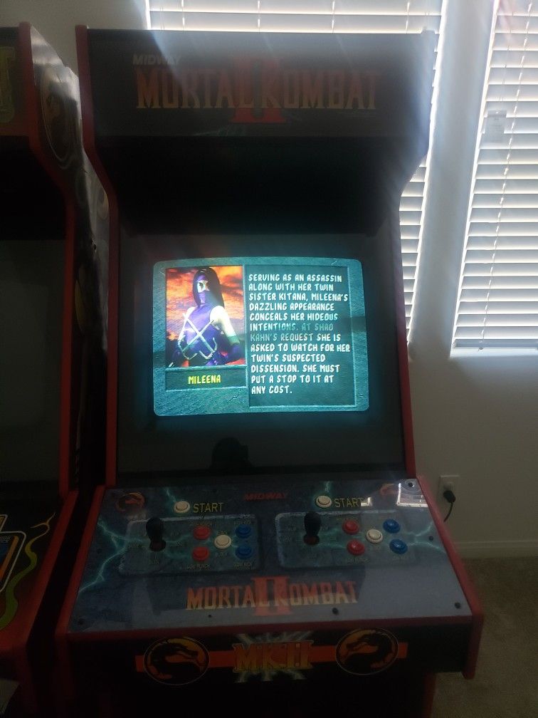 Original Mortal Kombat 2 Arcade Cabinet for Sale in North Las Vegas, NV ...