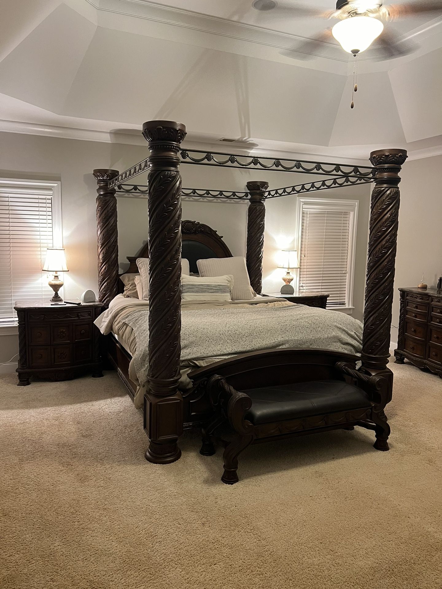 North Shore King Poster Bed Set Furniture