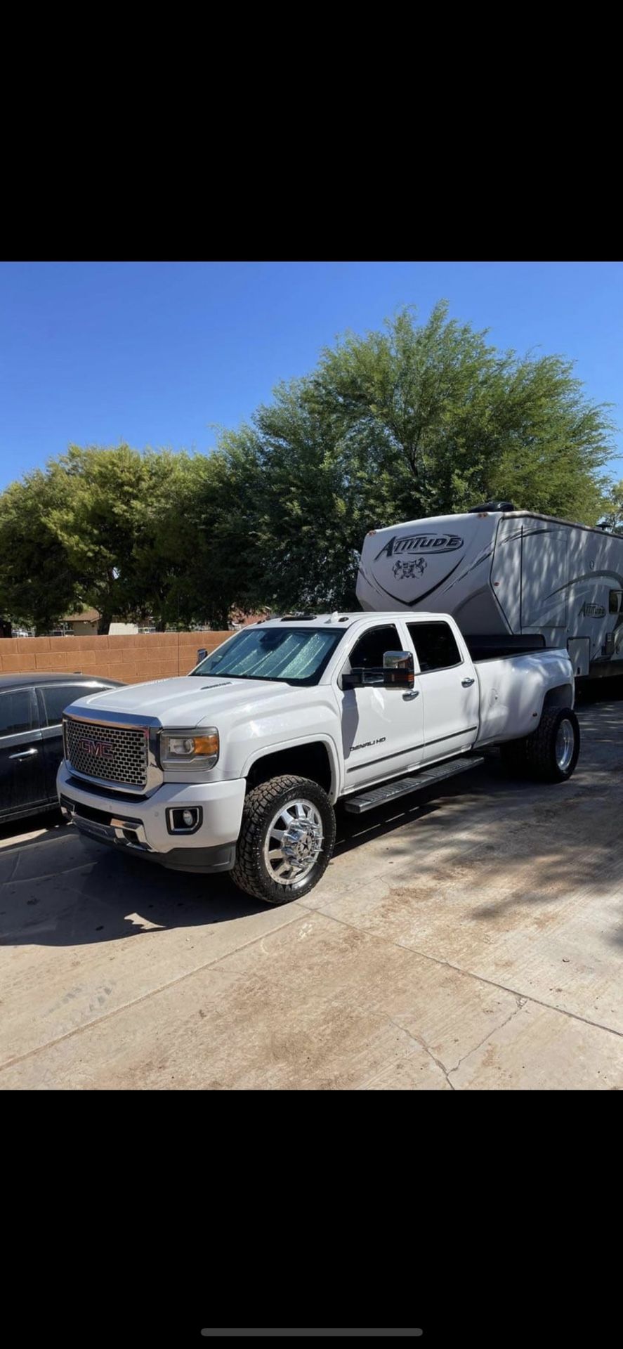 2015 GMC Denali Dually 3500hd for Sale in Mesa, AZ - OfferUp