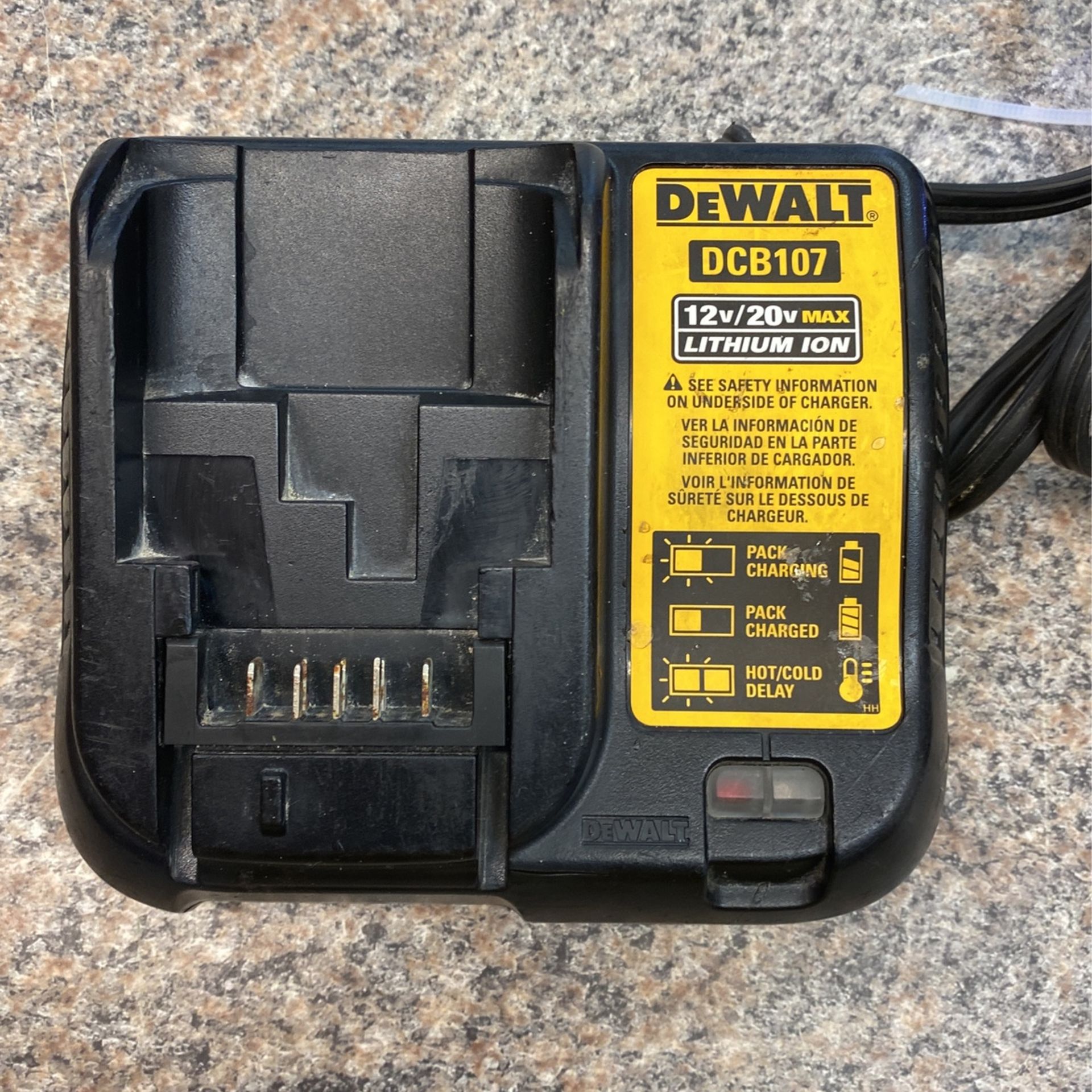 DeWALT DCD771 20V with battery and charger Tools Machinery akdubnica.sk
