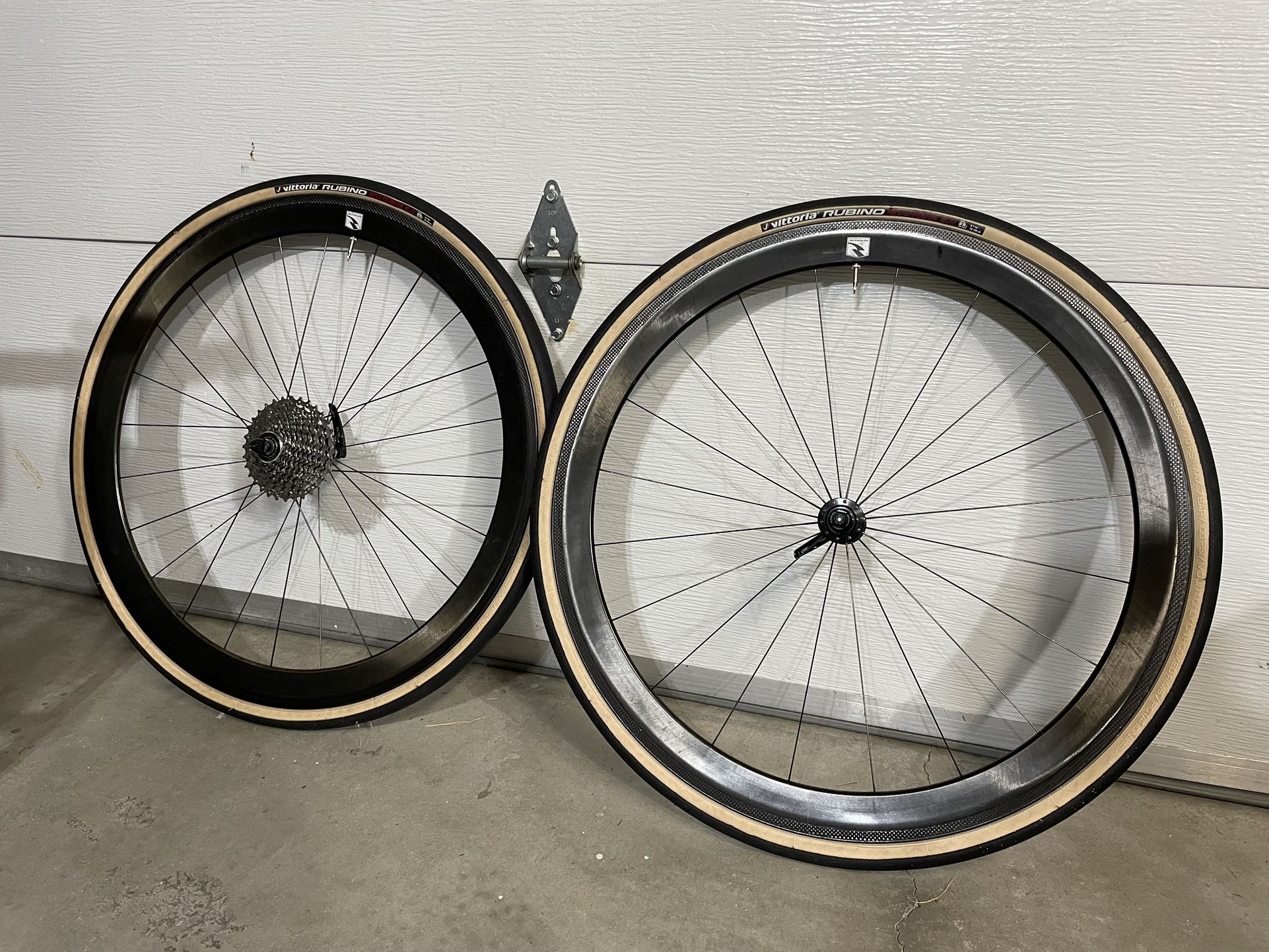 Reynolds Assault 40mm Deep Carbon Clincher Wheelset 700c for Sale in ...