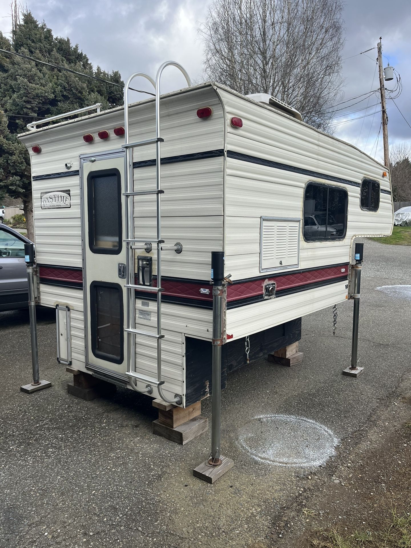 Pastime Truck Bed Camper for Sale in Edgewood, WA - OfferUp