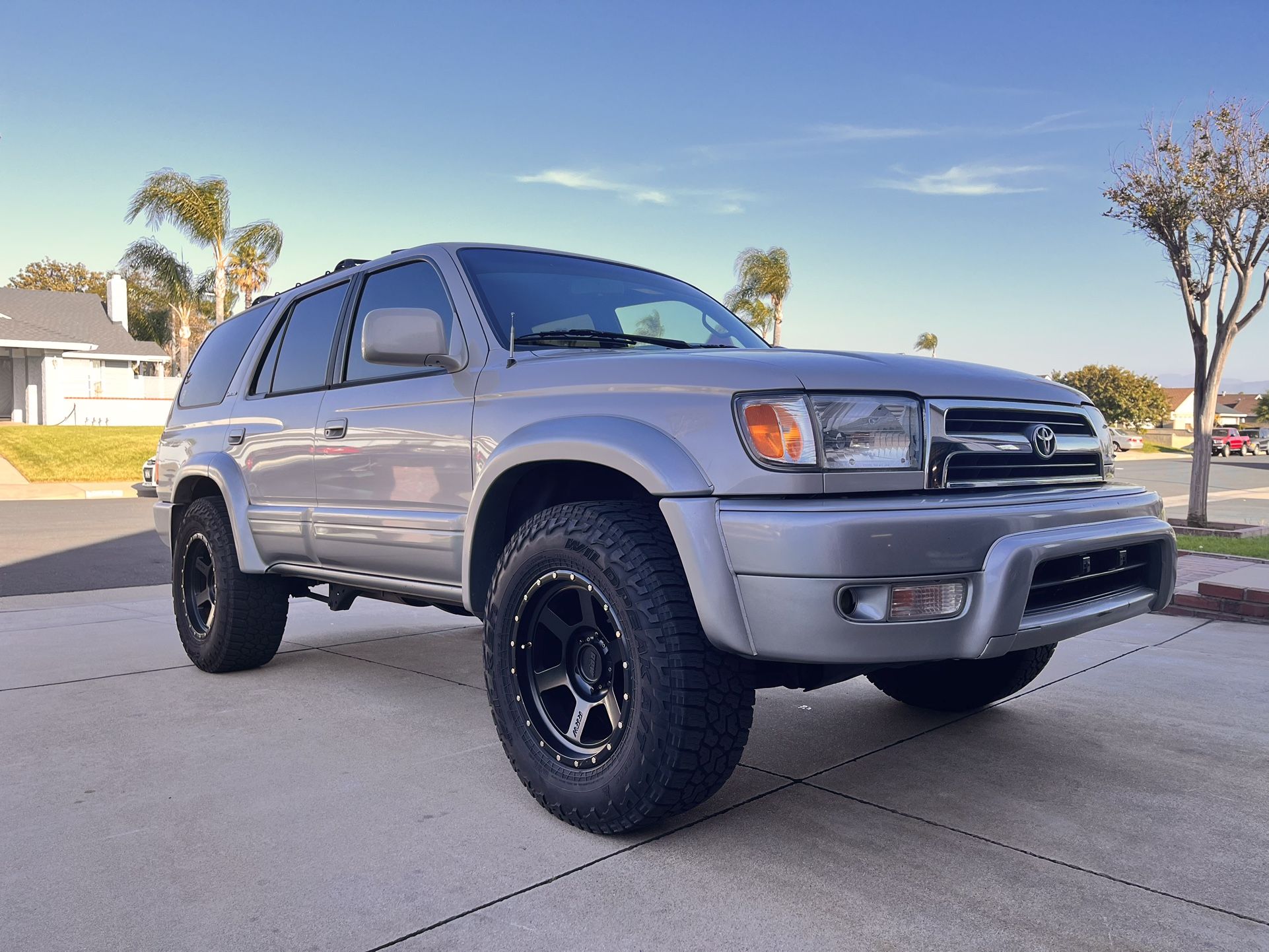 1999 Toyota 4 Runner Limited for Sale in Chino, CA - OfferUp
