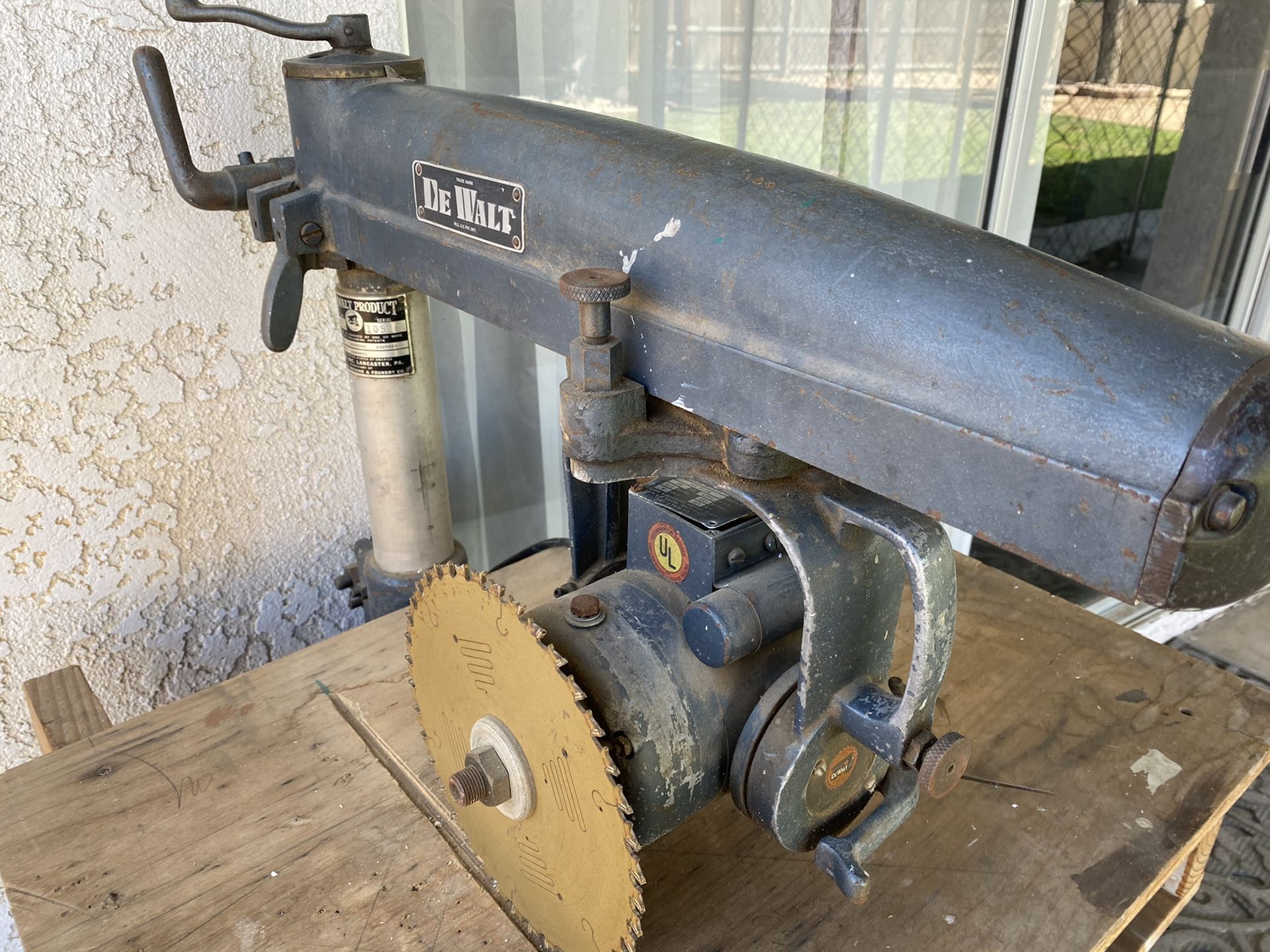 1950s dewalt radial arm saw for Sale in Menifee, CA - OfferUp