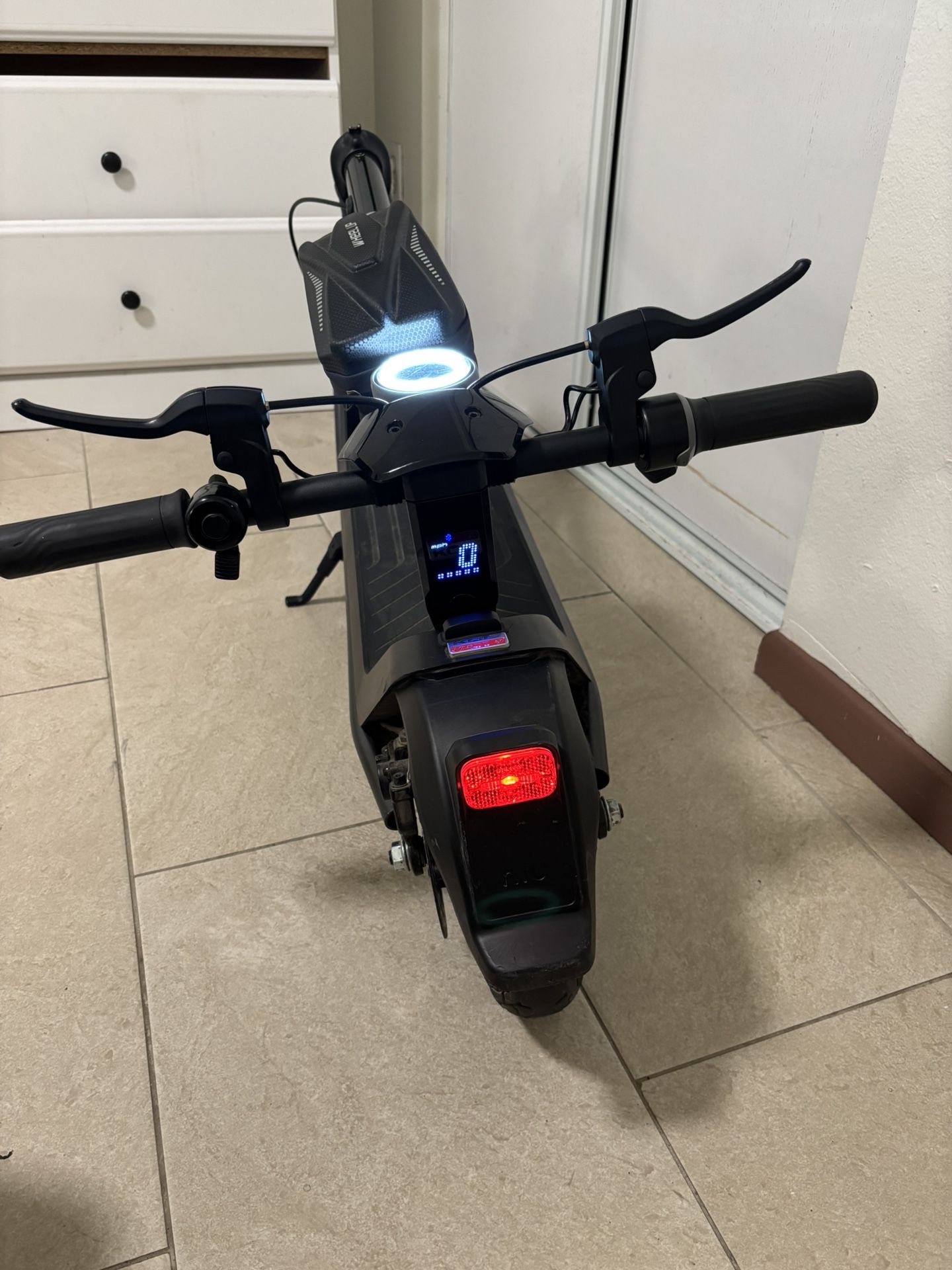 NIU KQi 3 Pro Electric Scooter for Sale in Phoenix, AZ - OfferUp