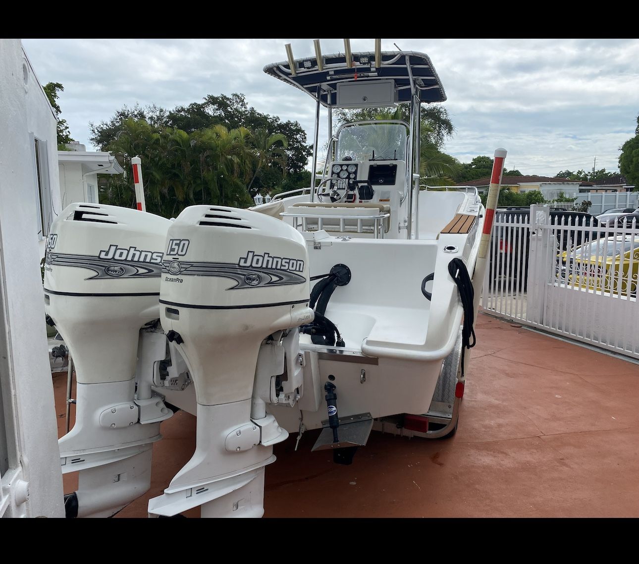 2001 Johnson Ocean Pro 150Hp Twin Outboard for Sale in Miami, FL - OfferUp