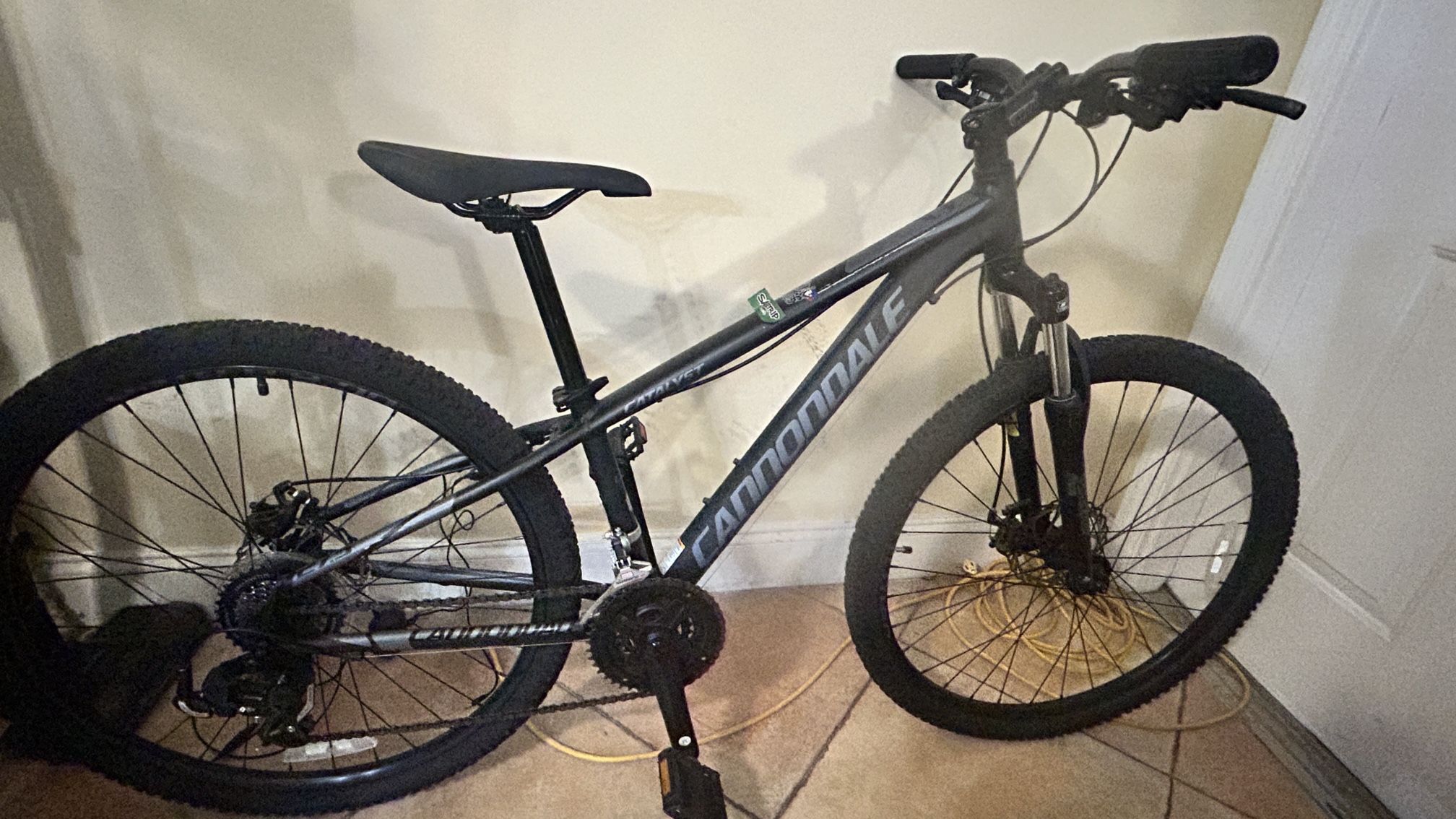 Bike Cannondale Catalyst C4 27.5 for Sale in Oakland Park, FL - OfferUp
