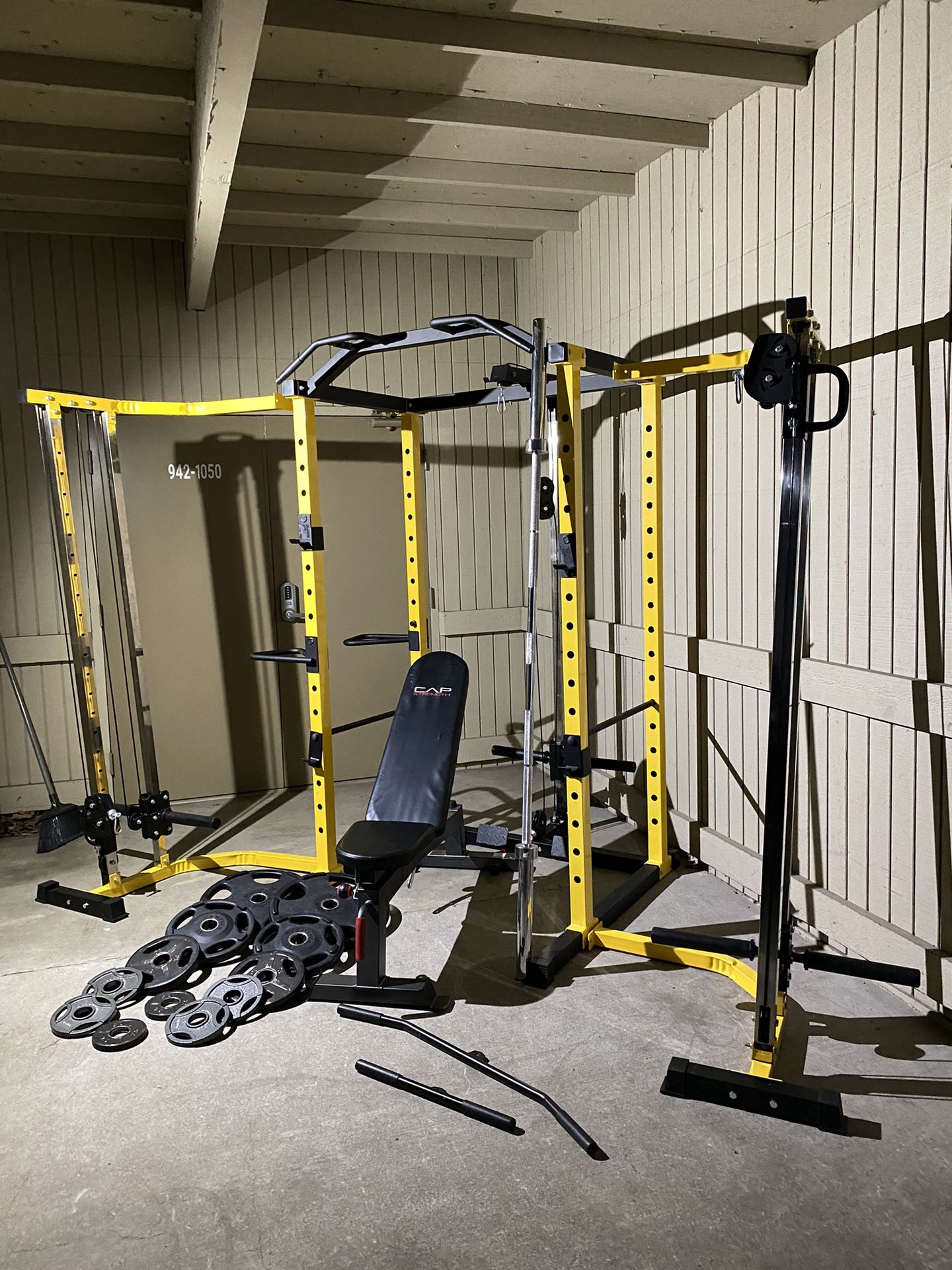 Power Rack, Lat Pull Down, Crossover Cable , Weights Barbell Weight ...