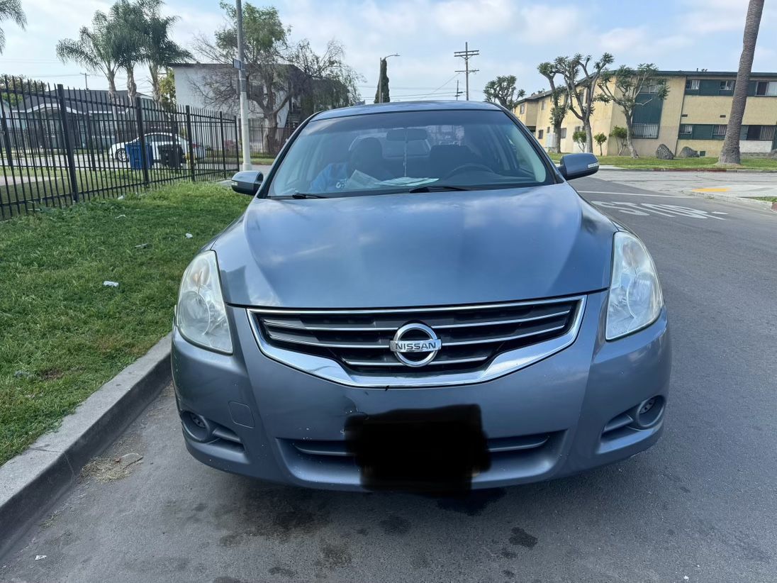 2010 Nissan Altima Hybrid for Sale in Los Angeles, CA - OfferUp