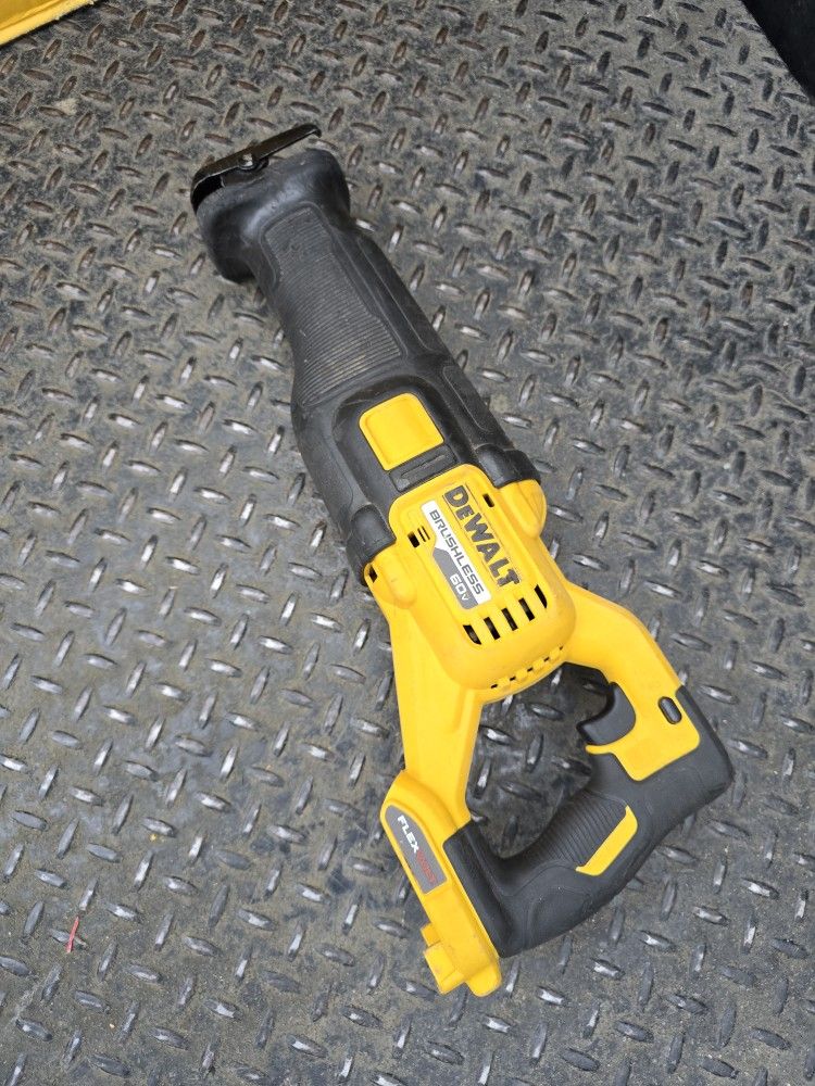 Dewalt FLEXVOLT 60V MAX Cordless Brushless Reciprocating Saw (Tool Only) for Sale in Mukilteo ...