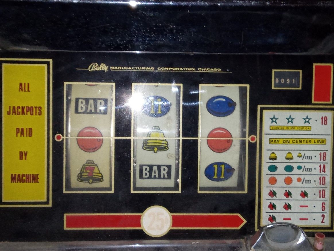 Bally Slot Machine for Sale in Melrose Park, IL - OfferUp