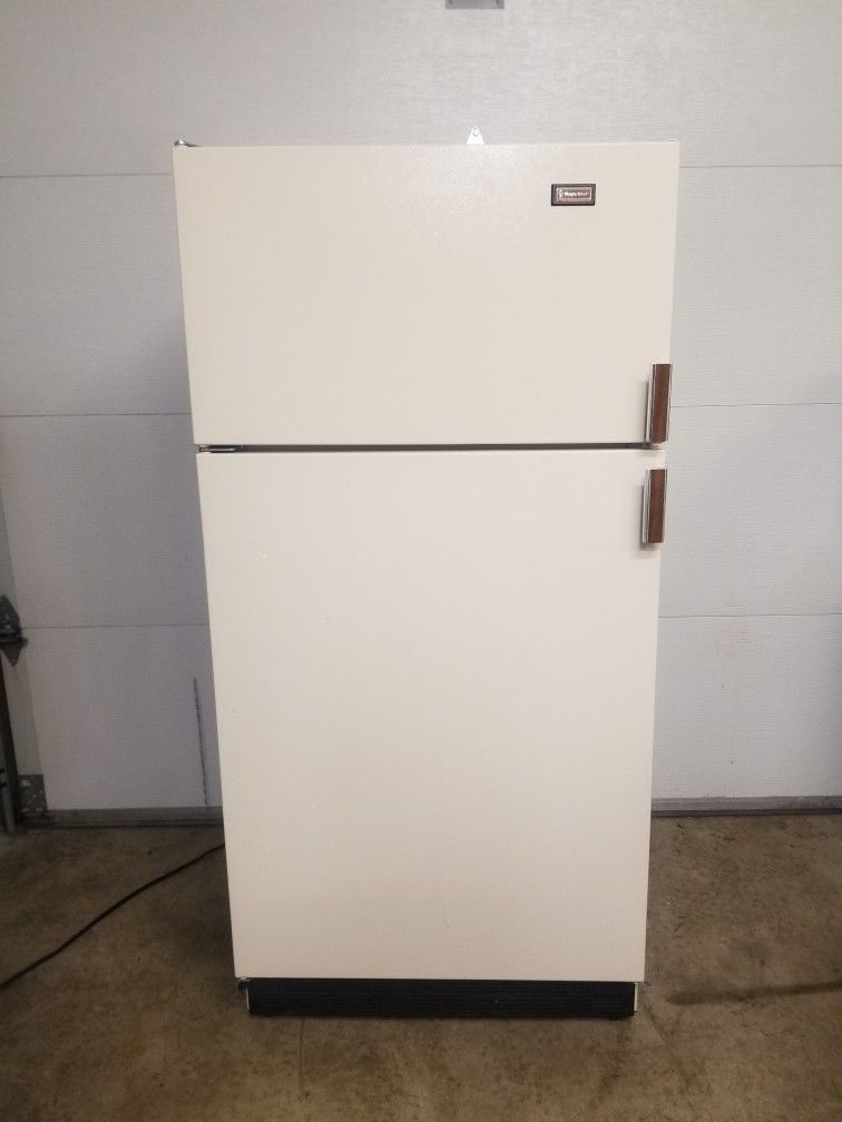 Magic Chef refrigerator (Delivery Available) for Sale in Lynnwood, WA ...