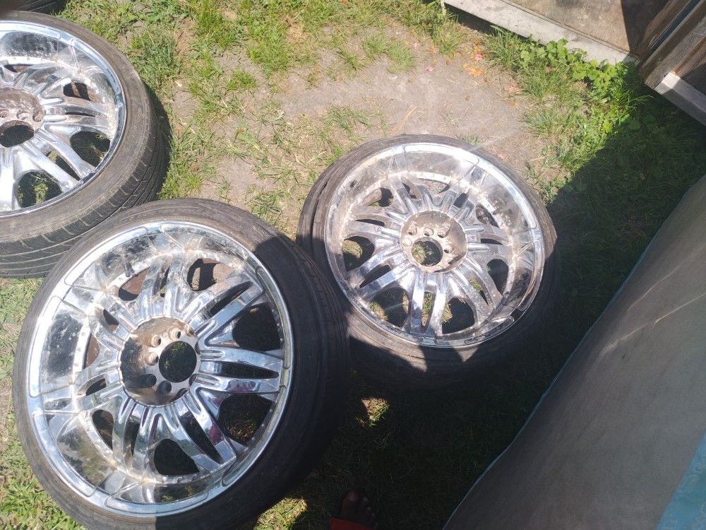 20 Inch Rims 5 Lug Universal No Center Caps O.B.O for Sale in Suffolk ...