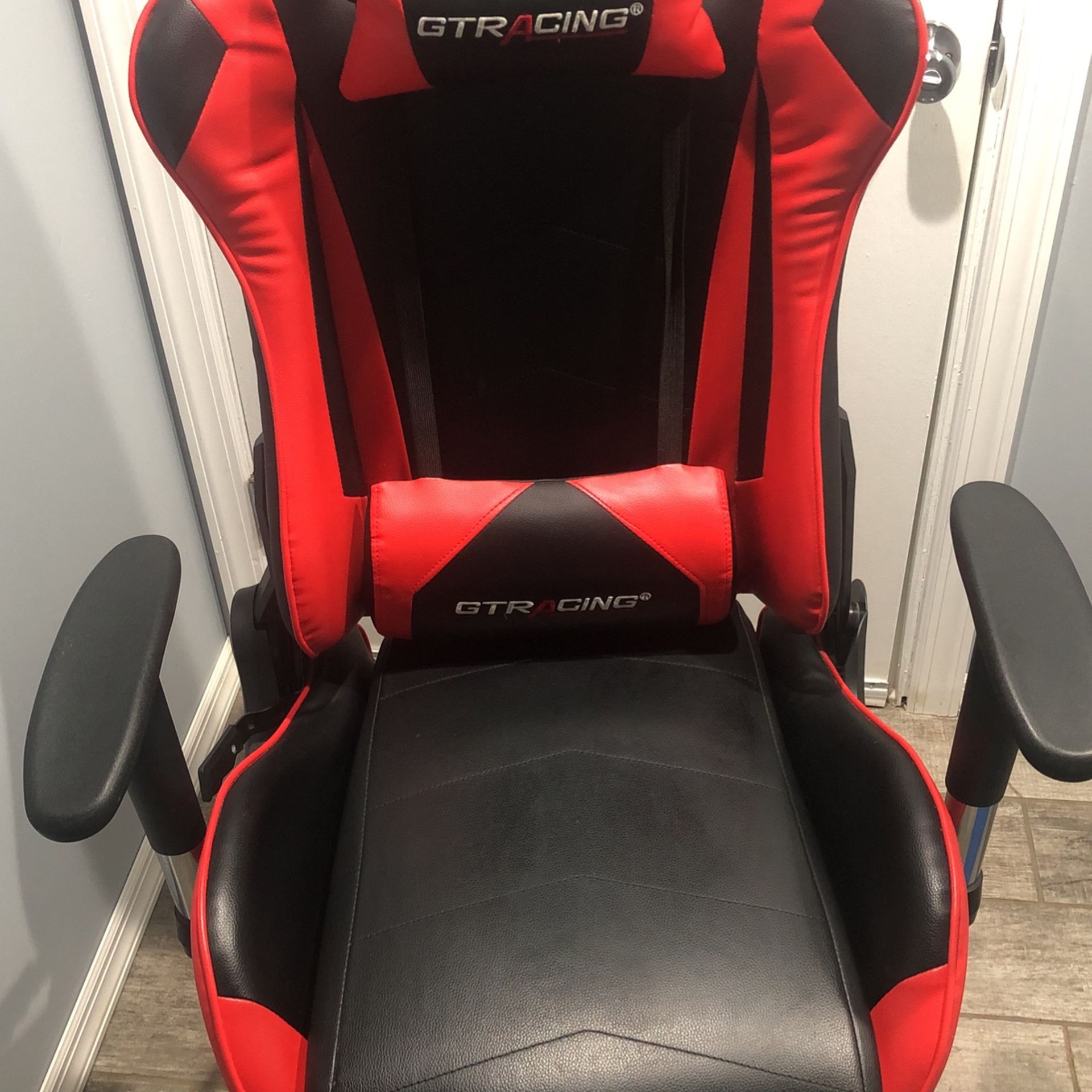 Gtracing Pro Series Computer Game Chair Red/black for Sale in Orange, CT - OfferUp