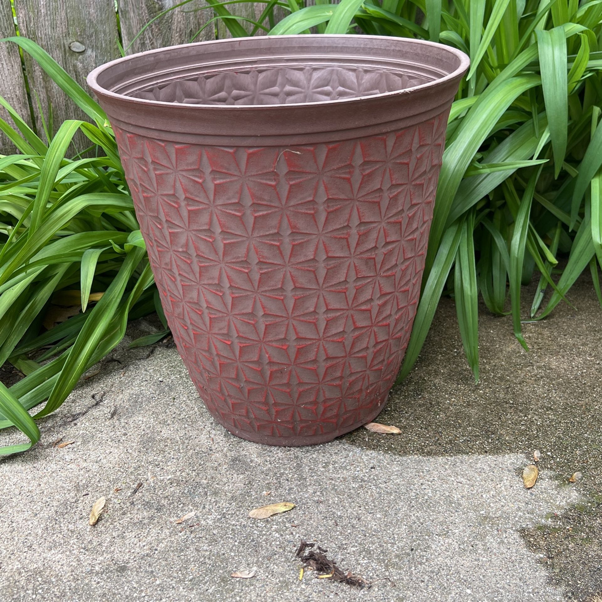 15” Tall Planter Pot, CTi, Red for Sale in Oak Park, IL - OfferUp