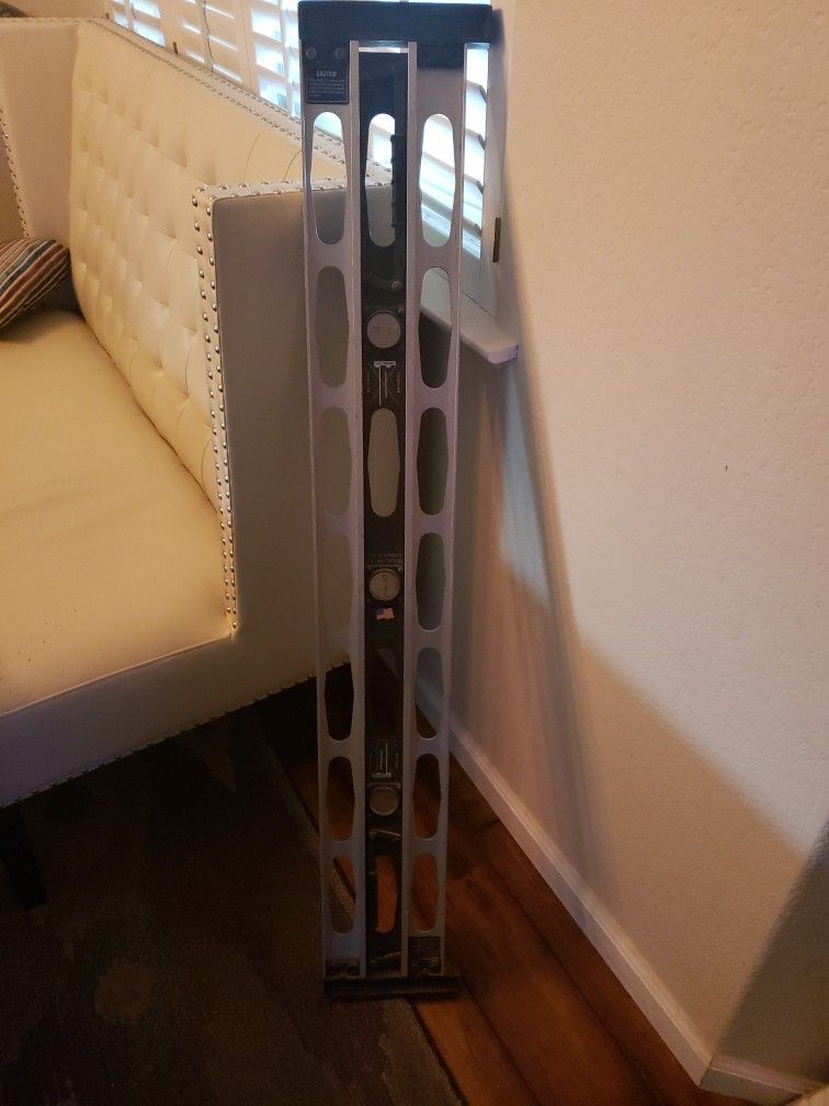Plumb It Extendable Level for Sale in Las Vegas, NV - OfferUp