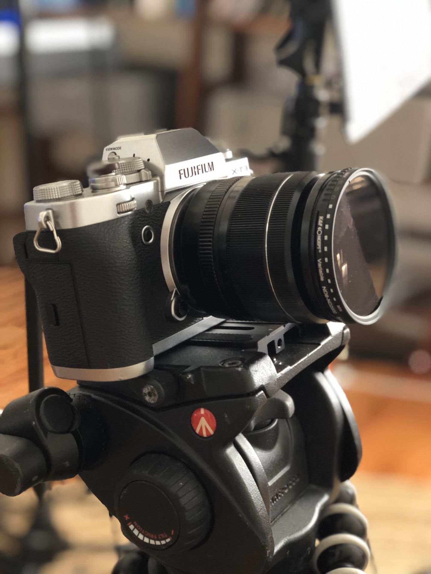 Fuji XT3 mirrorless camera (silver) (18-55mm Lens) for Sale in Dallas, TX - OfferUp