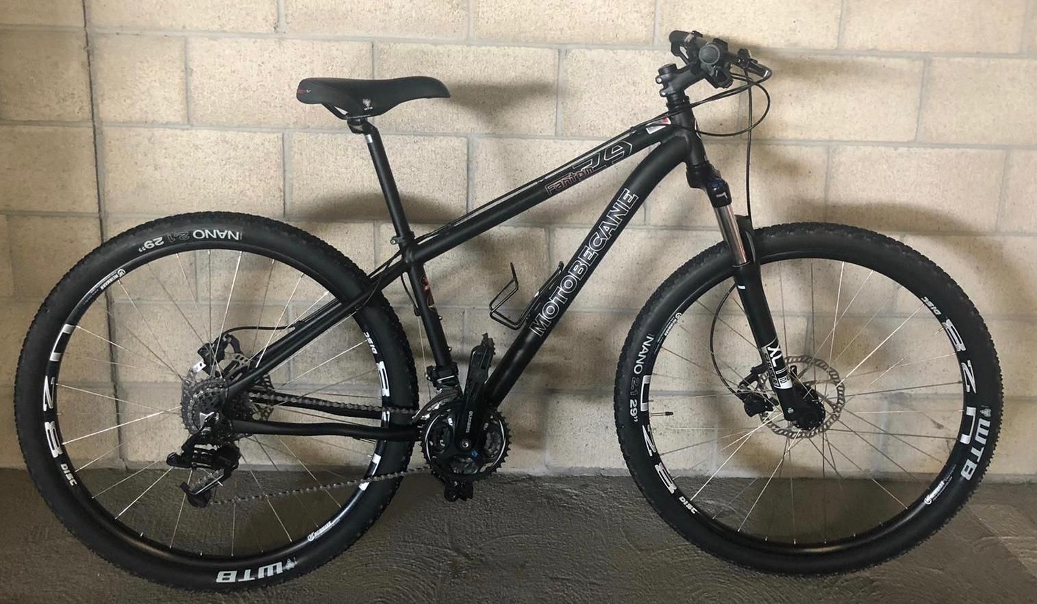 Motobecane Fantom 29er XC/Trail Mountain Bike Trek Specialized Giant ...