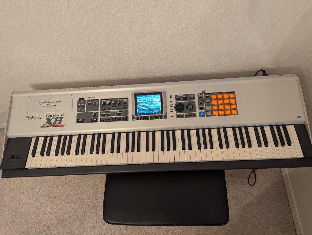 Roland Fantom X8 Workstation for Sale in Phoenix, AZ - OfferUp