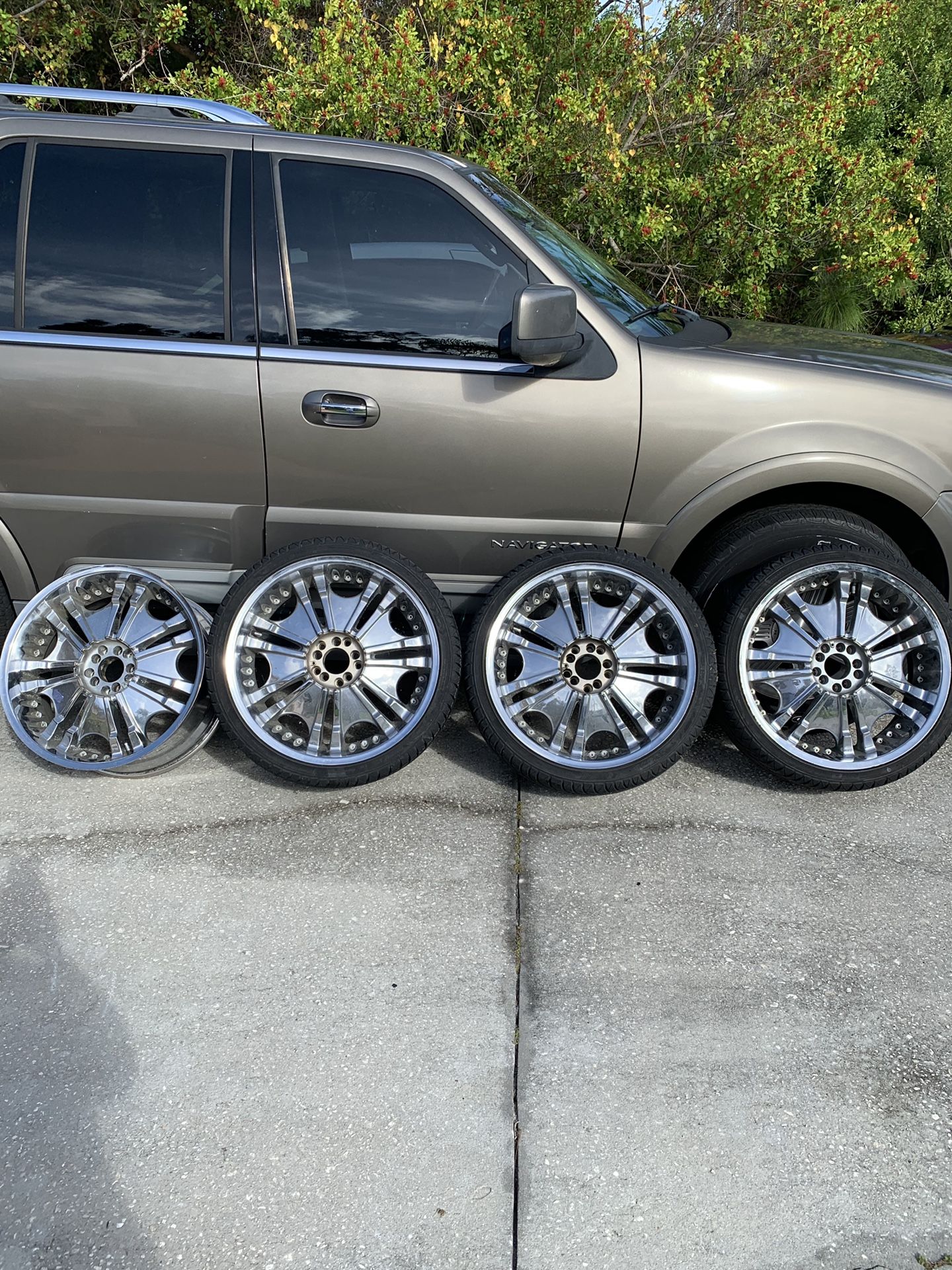 22 inch chrome rims for Sale in Sebastian, FL - OfferUp