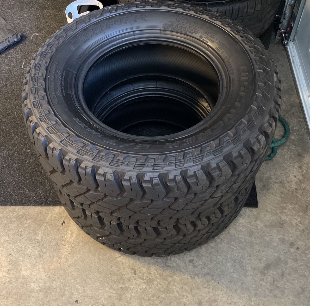 33’s/ LT 305/65R17 S/T Cooper Discover for Sale in San Diego, CA - OfferUp