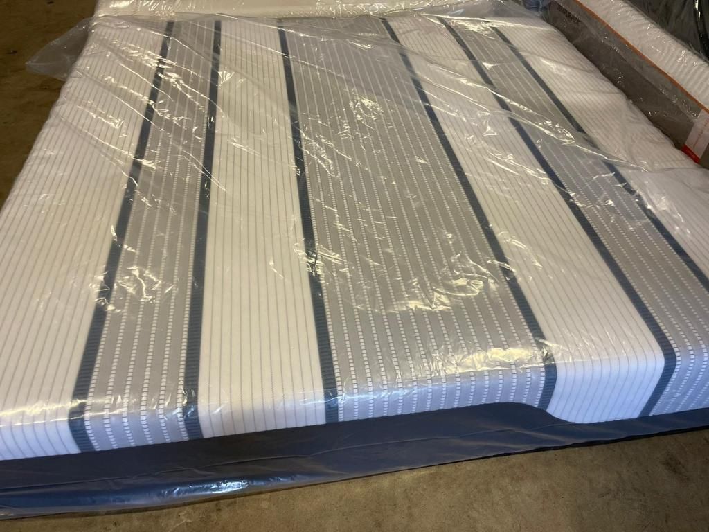 King Mattress Serta - iSeries Hybrid 3000 for Sale in Houston, TX - OfferUp