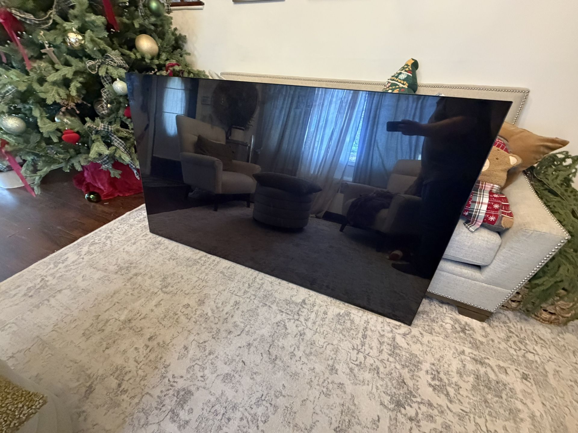 77 Inch Lg Oled Tv C1 ( Broken Screen ) for Sale in New York, NY - OfferUp