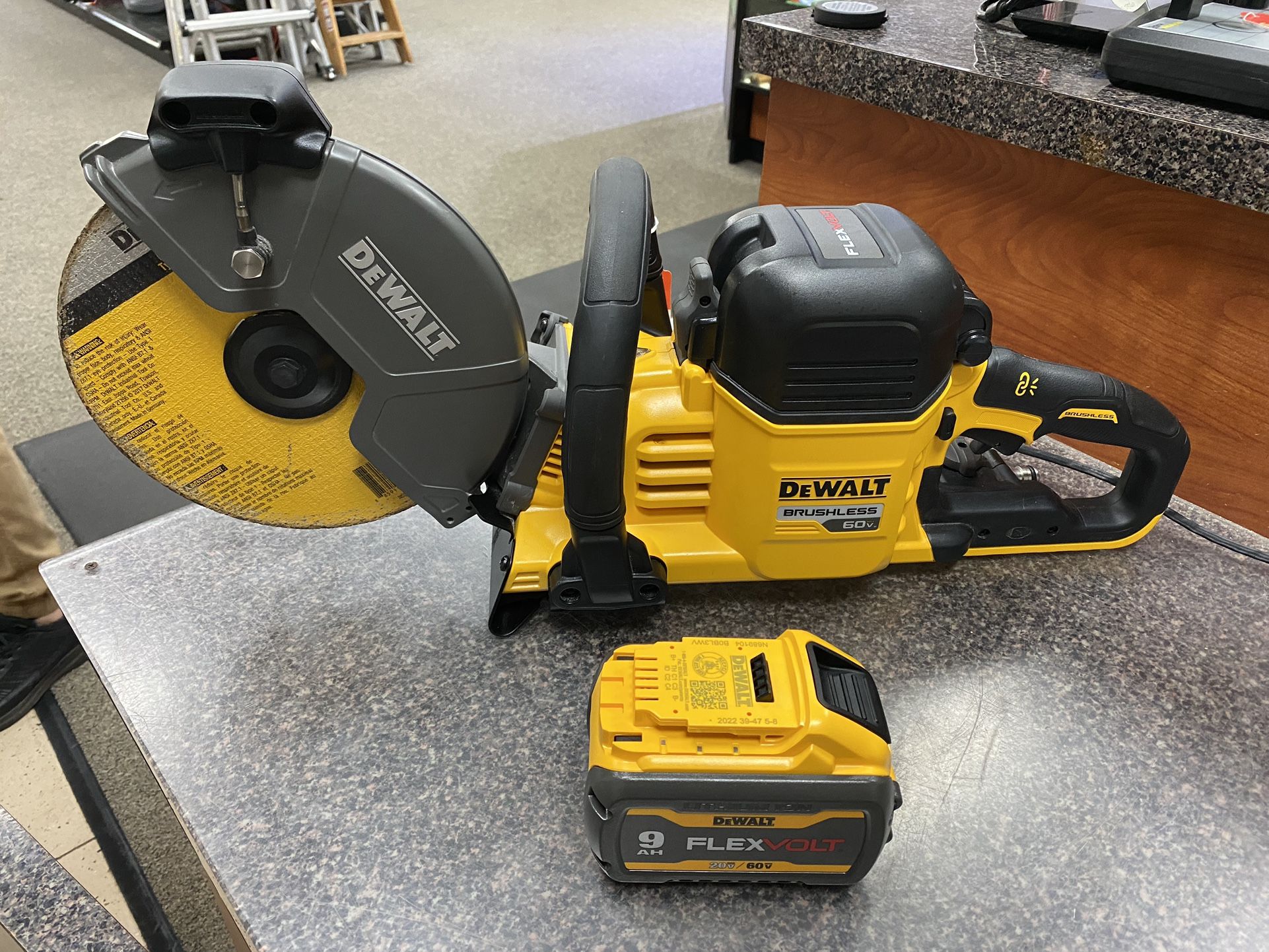 Dewalt 9” Cut Off Machine DCS692 for Sale in Port St. Lucie, FL - OfferUp