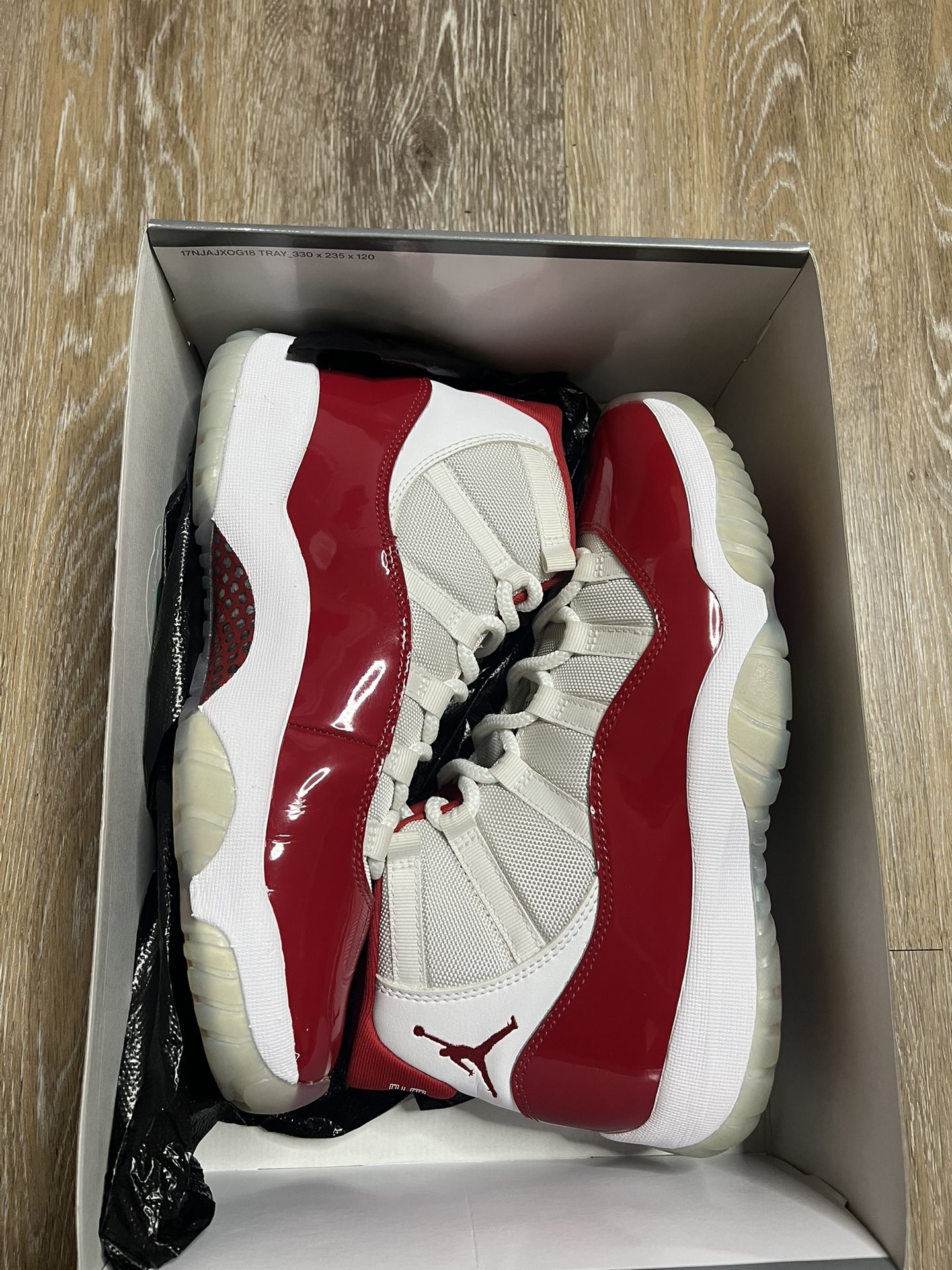 Jordan 11 Cherry Size 9 Men for Sale in San Antonio, TX - OfferUp
