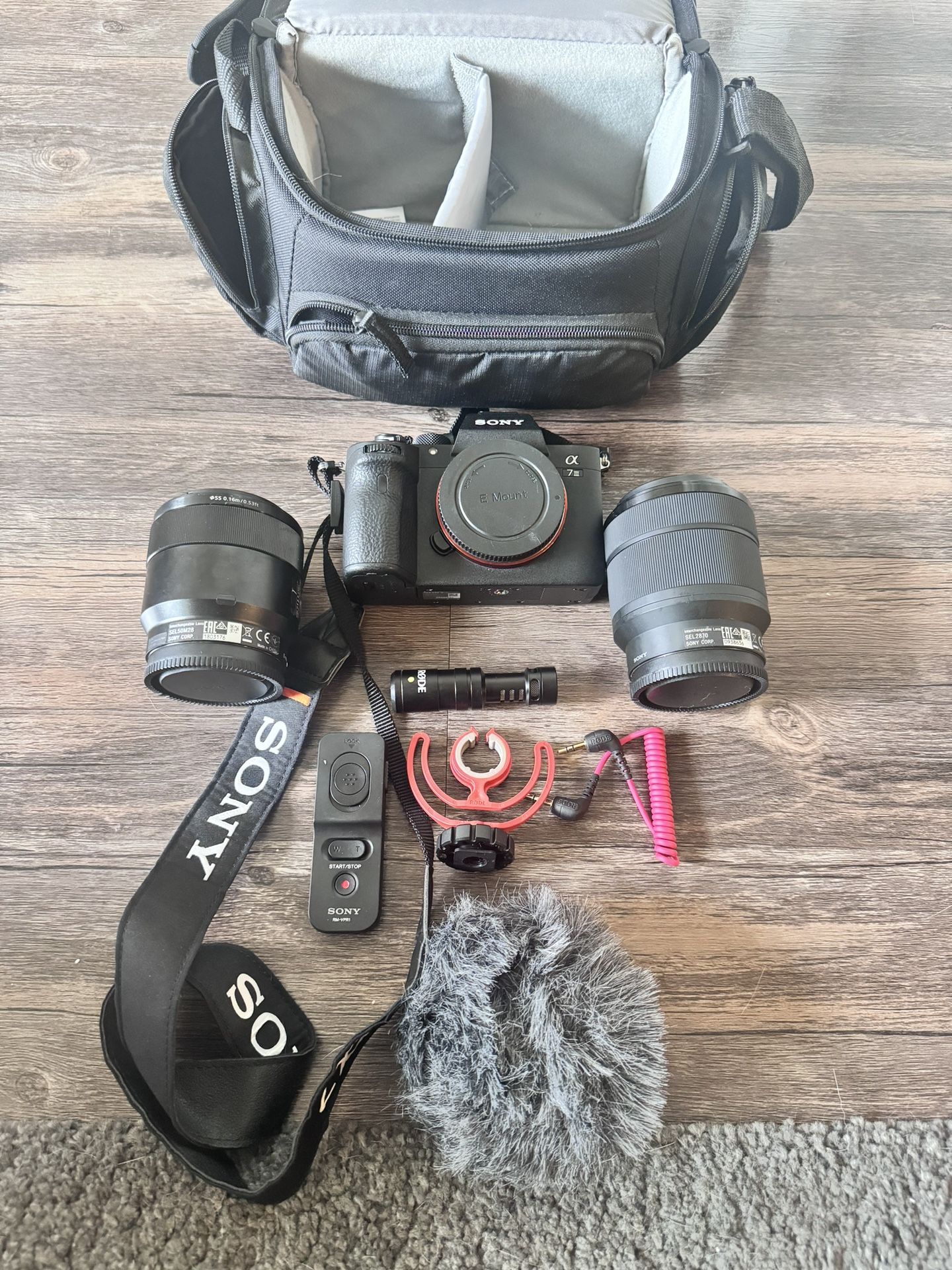 Sony a7iii 4k Camera Bundle (Perfect Condition) for Sale in Chicago, IL ...