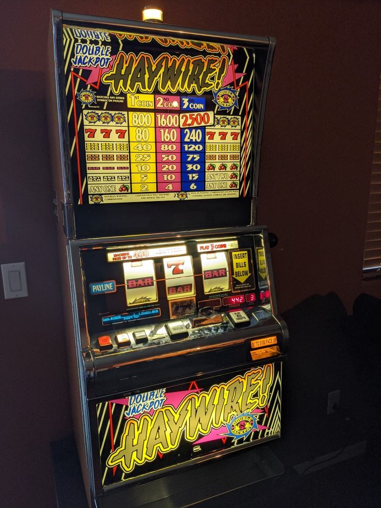 Haywire Quarter Slot Machine for Sale in Phoenix, AZ - OfferUp