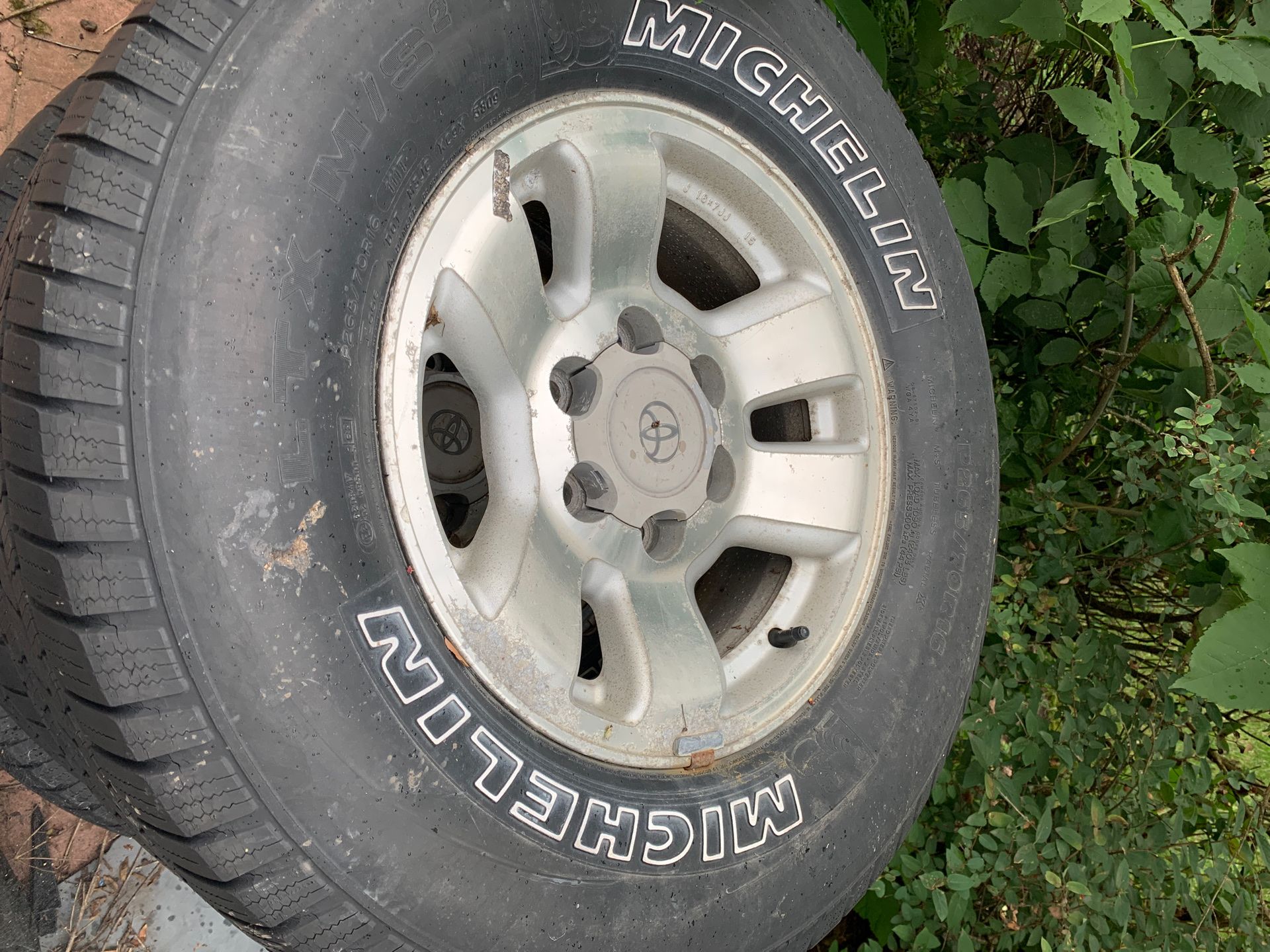 Toyota 4Runner 3rd gen wheels and tires (x4) 265/70/16 for Sale in ...