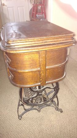 C.1900 "Standard" Treadle Sewing Machine Oak for Sale in Marysville, WA ...