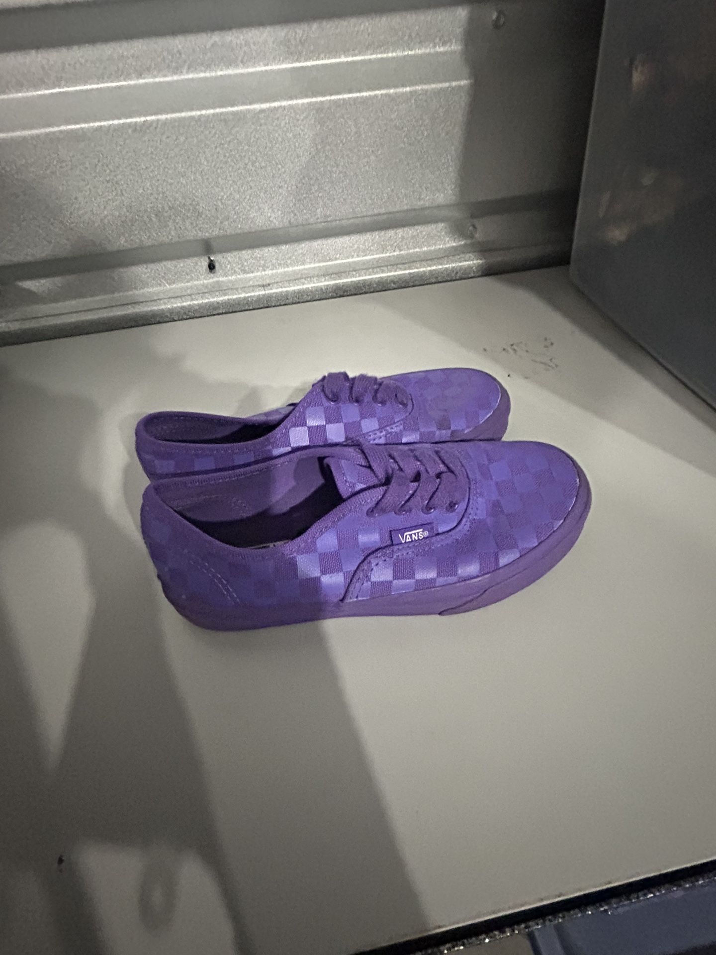 Vans Checkerboard girls size 2 for Sale in Las Vegas, NV - OfferUp