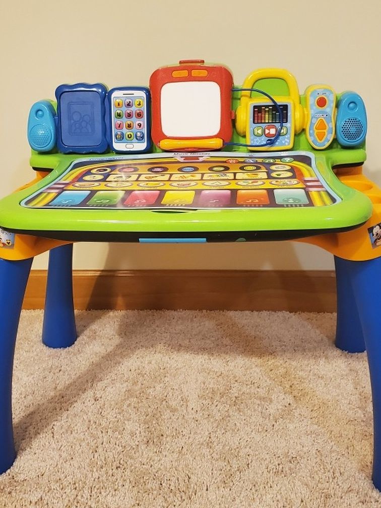VTech Explore and Write Activity Desk for Sale in North Aurora, IL ...