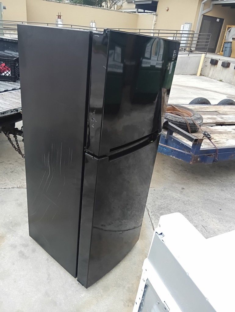 Selling Refrigerator for Sale in San Antonio, TX - OfferUp