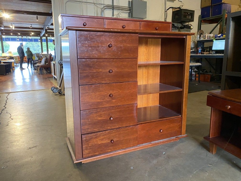 LIGNA Warm Wardrobe Storage Combo w/ Topper for Sale in Auburn, WA ...