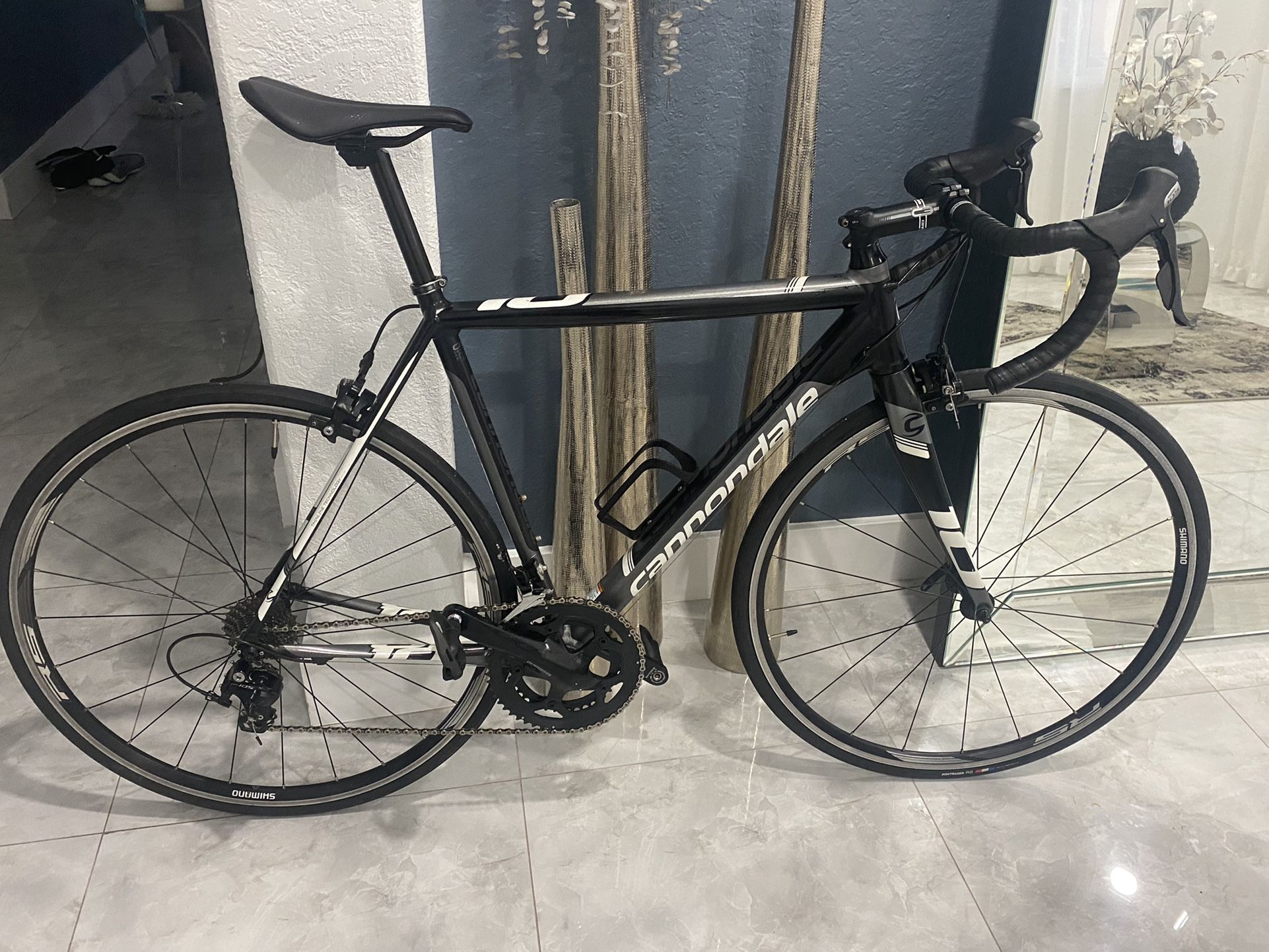 Cannondale Caad10 105 for Sale in Hialeah Gardens, FL - OfferUp
